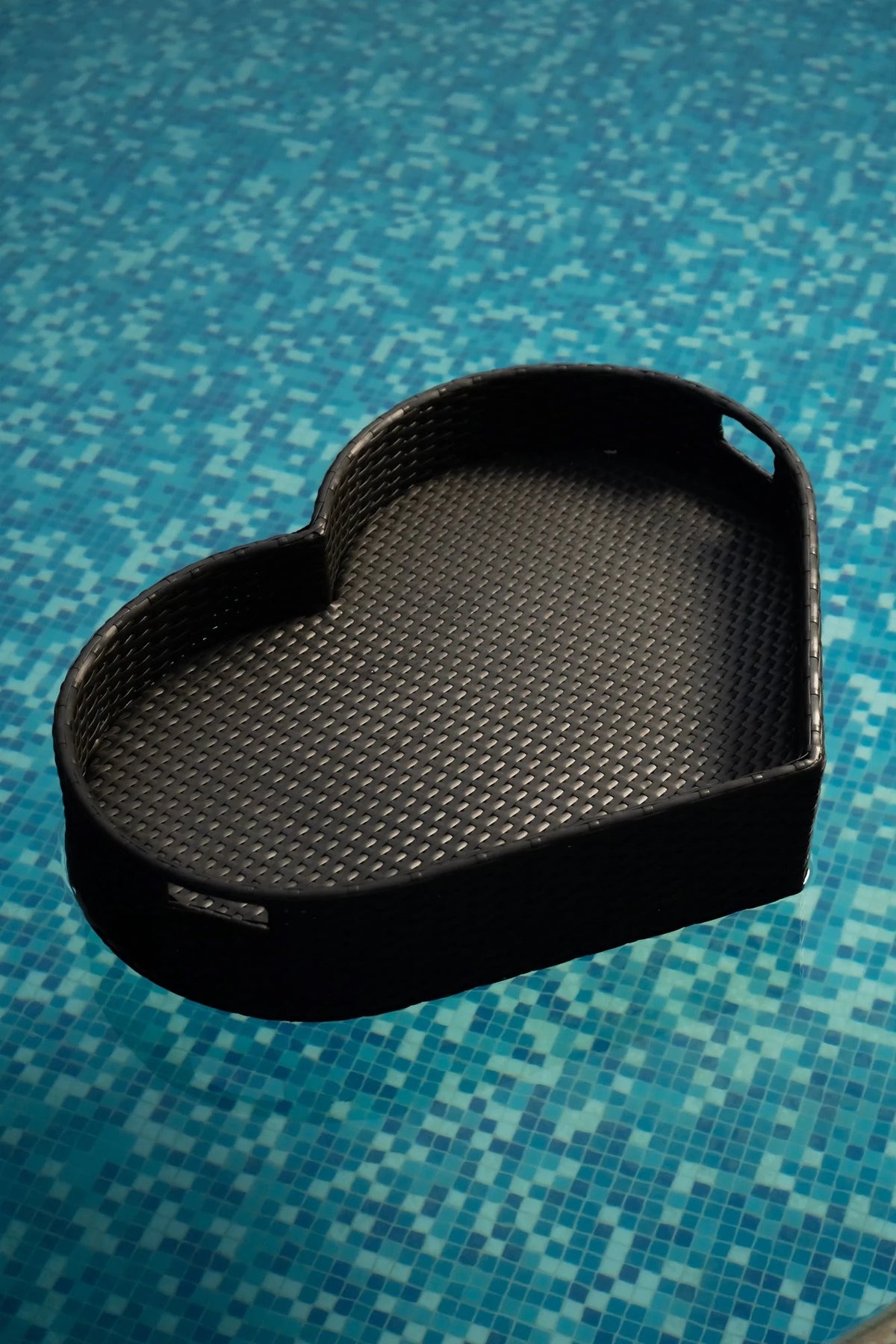 Luxury Floating Serving Tray For Swimming Pool - Brown (Heart Shape ...