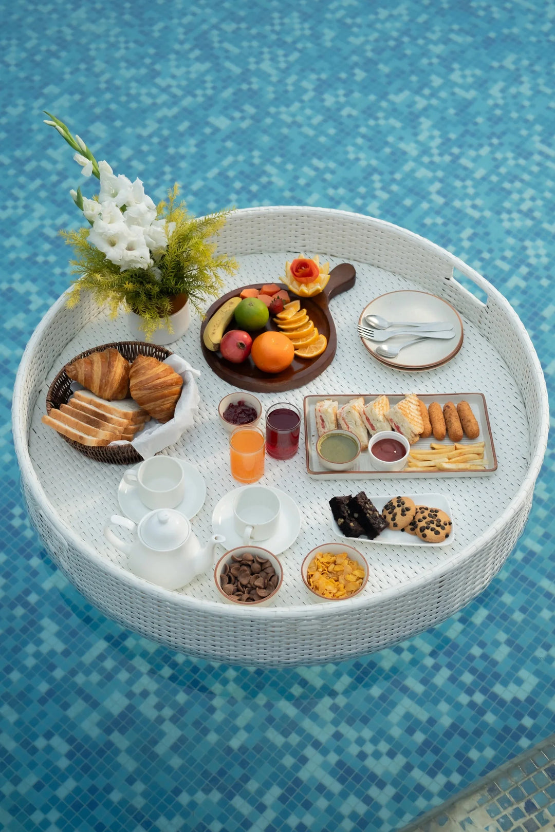 Buy Outdoor Floating Tray For Swimming Pool Online India – dreamlineoutdoorfurniture
