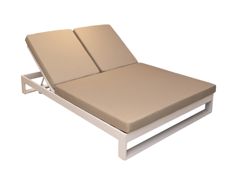 Dreamline Outdoor Furniture Double Poolside Lounger With Cushion ...